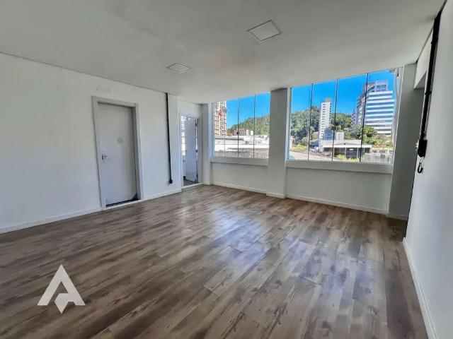 Conj. Comercial / Sala para Locação em Blumenau/SC Centro