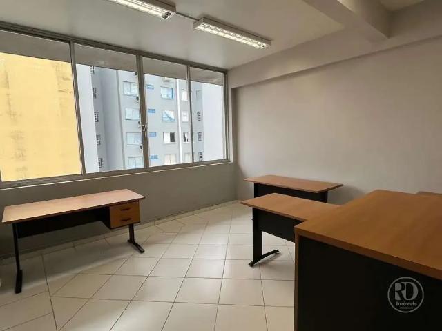 Conj. Comercial / Sala para Locação em Blumenau/SC Centro