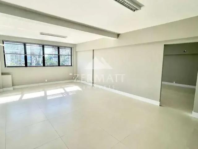 Conj. Comercial / Sala para Locação em Blumenau/SC Centro