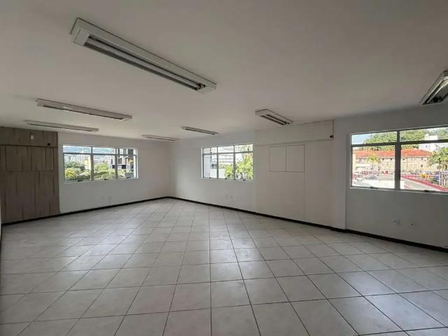 Conj. Comercial / Sala para Locação em Blumenau/SC Centro