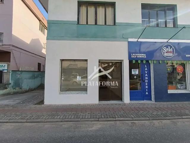 Conj. Comercial / Sala para Locação em Blumenau/SC Garcia