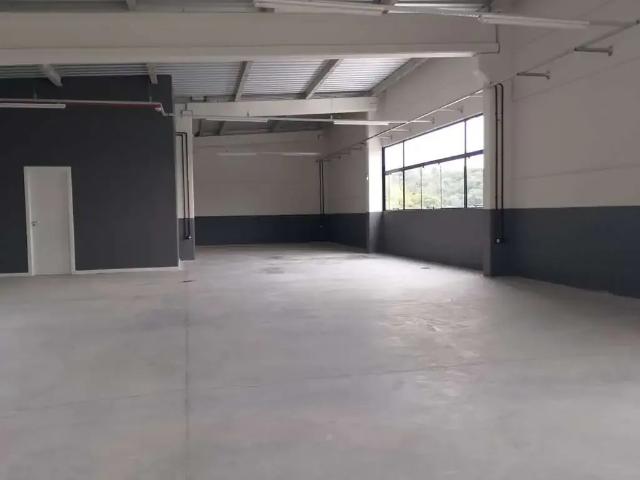 Conj. Comercial / Sala para Locação em Blumenau/SC Salto