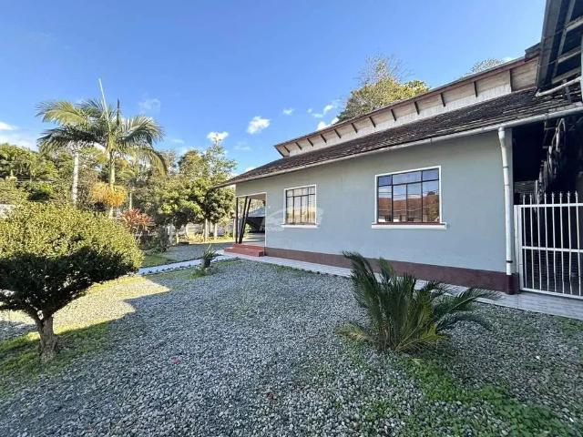 Conj. Comercial / Sala para Locação em Blumenau/SC Passo Manso 3 Quartos