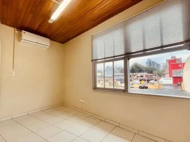 Conj. Comercial / Sala para Locação em Blumenau/SC Ribeirão Fresco