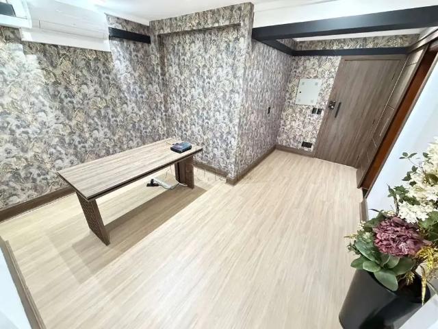 Conj. Comercial / Sala para Locação em Botucatu/SP Centro 2 Quartos