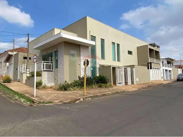 Conj. Comercial / Sala para Locação em Botucatu/SP Centro