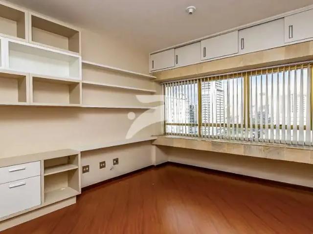 Conj. Comercial / Sala para Locação em Curitiba/PR Centro Cívico