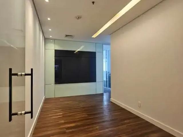 Conj. Comercial / Sala para Locação em Curitiba/PR Centro Cívico