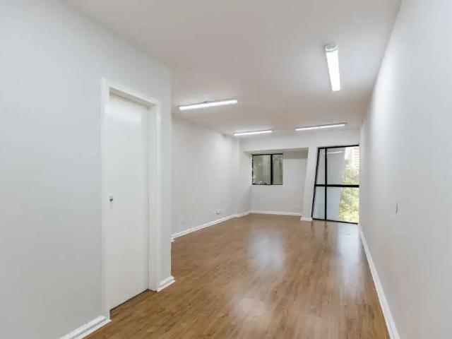 Conj. Comercial / Sala para Locação em Curitiba/PR Centro Cívico