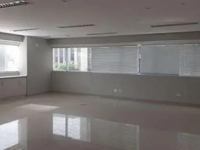 Conj. Comercial / Sala para Locação em Curitiba/PR Centro Cívico