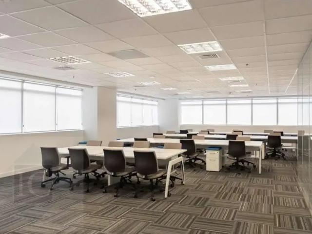 Conj. Comercial / Sala para Locação em Curitiba/PR Centro Cívico