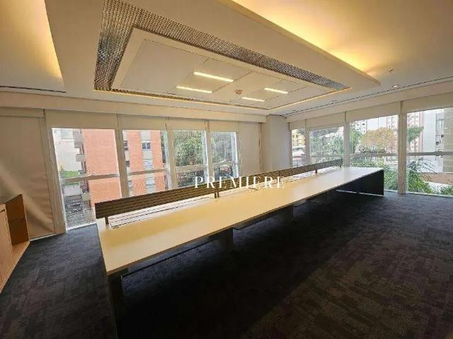 Conj. Comercial / Sala para Locação em Curitiba/PR Centro Cívico