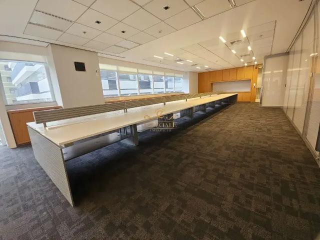 Conj. Comercial / Sala para Locação em Curitiba/PR Centro Cívico