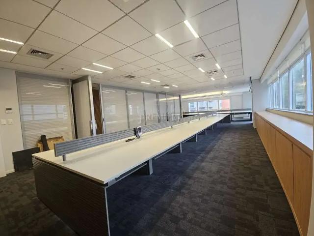 Conj. Comercial / Sala para Locação em Curitiba/PR Centro Cívico 2 Quartos