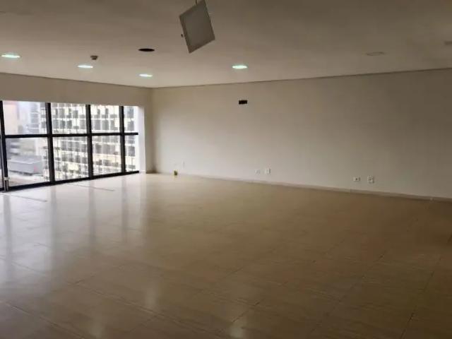 Conj. Comercial / Sala para Locação em Curitiba/PR Centro
