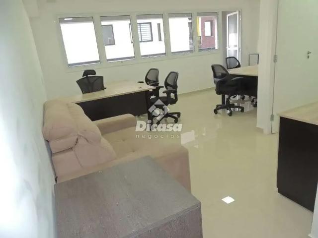 Conj. Comercial / Sala para Locação em Curitiba/PR Centro 2 Quartos