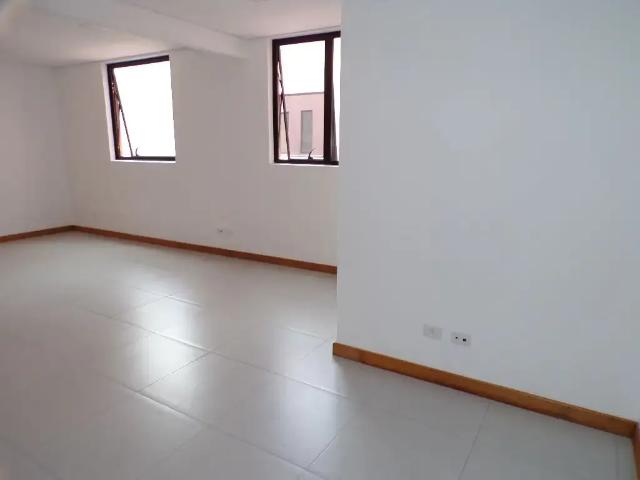 Conj. Comercial / Sala para Locação em Curitiba/PR Centro
