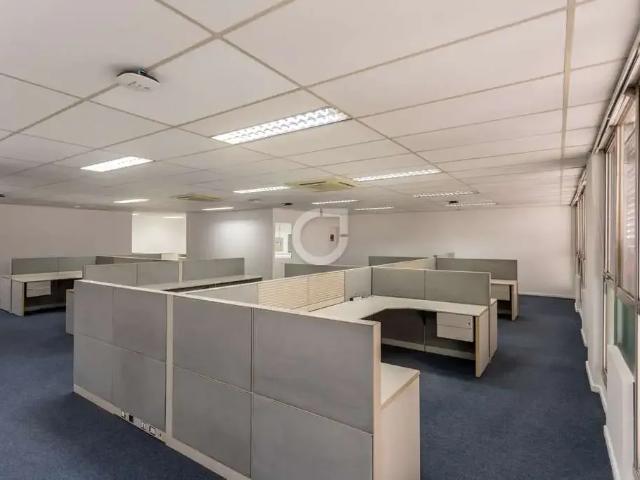 Conj. Comercial / Sala para Locação em Curitiba/PR Centro