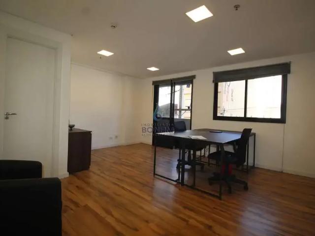 Conj. Comercial / Sala para Locação em Curitiba/PR Centro