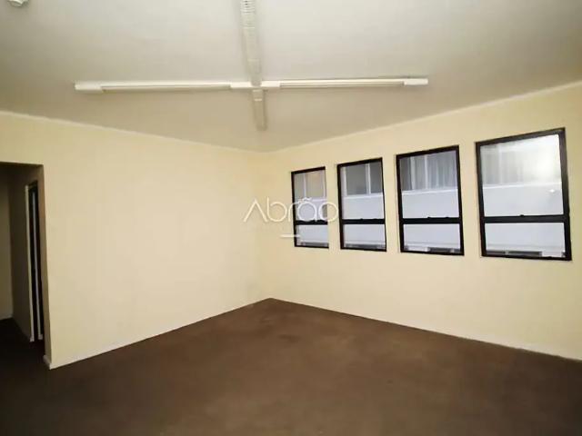 Conj. Comercial / Sala para Locação em Curitiba/PR Centro