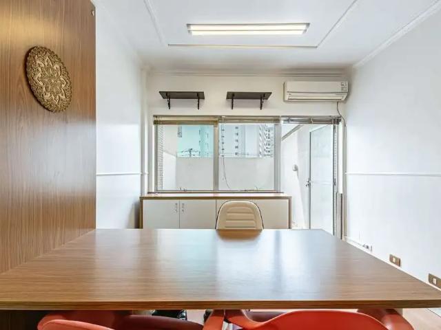 Conj. Comercial / Sala para Locação em Curitiba/PR Centro