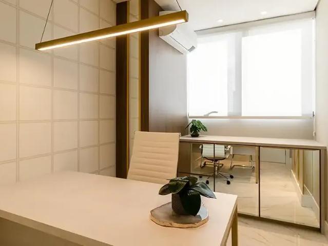 Conj. Comercial / Sala para Locação em Curitiba/PR Centro
