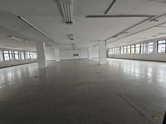 Conj. Comercial / Sala para Locação em Curitiba/PR Centro