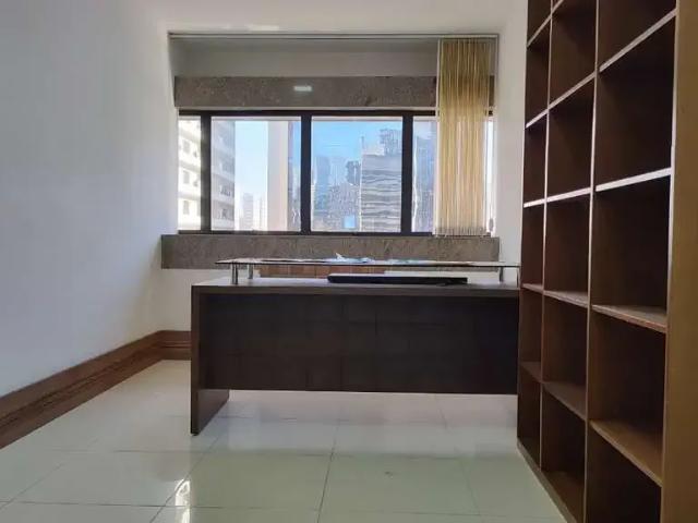 Conj. Comercial / Sala para Locação em Curitiba/PR Centro