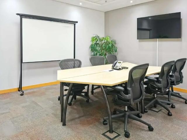 Conj. Comercial / Sala para Locação em Curitiba/PR Centro