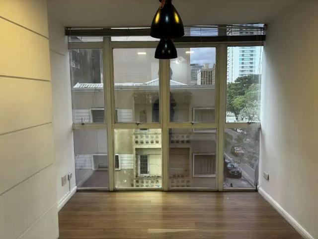 Conj. Comercial / Sala para Locação em Curitiba/PR Centro