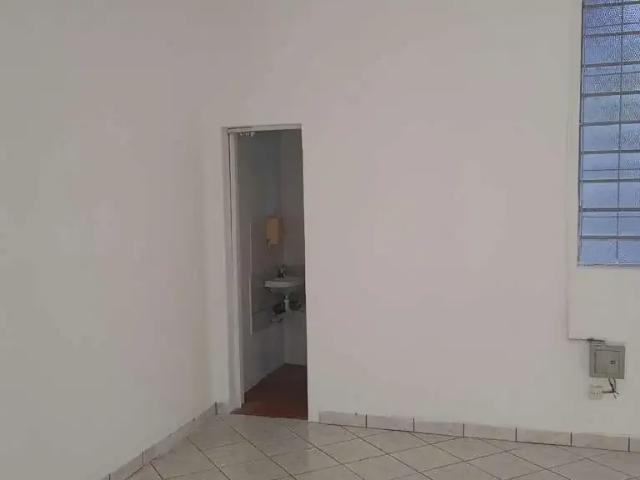 Conj. Comercial / Sala para Locação em Curitiba/PR Água Verde