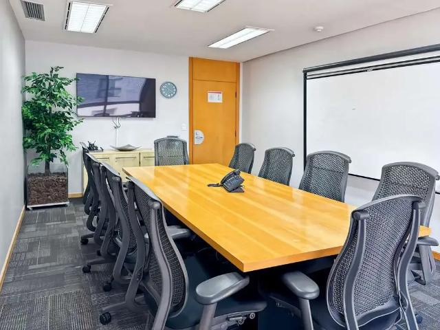 Conj. Comercial / Sala para Locação em Curitiba/PR Água Verde