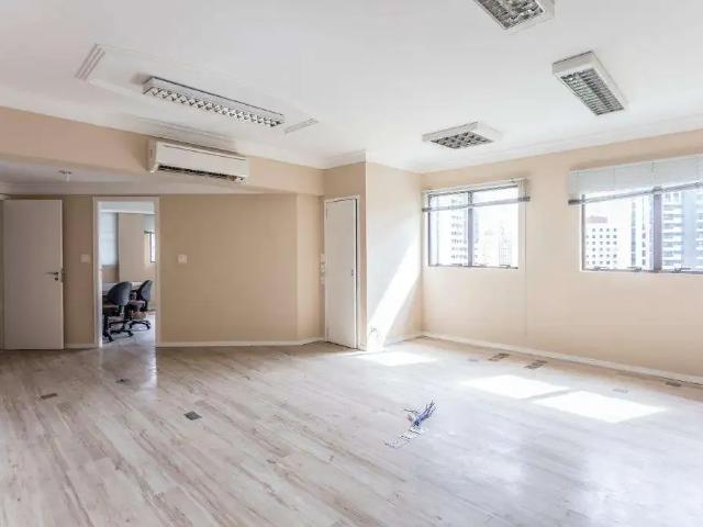 Conj. Comercial / Sala para Locação em Curitiba/PR Água Verde