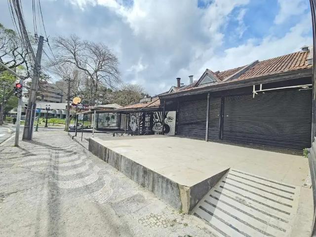 Conj. Comercial / Sala para Locação em Curitiba/PR Batel