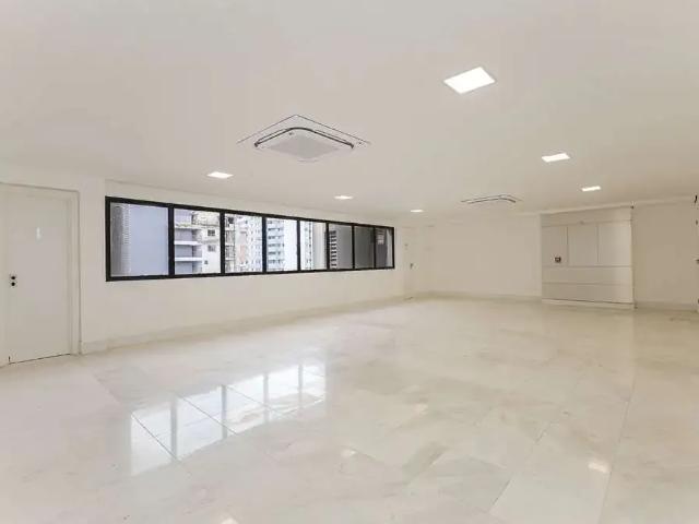 Conj. Comercial / Sala para Locação em Curitiba/PR Batel