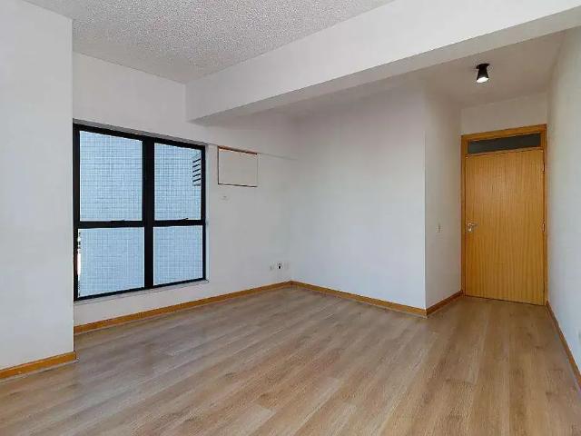 Conj. Comercial / Sala para Locação em Curitiba/PR Batel