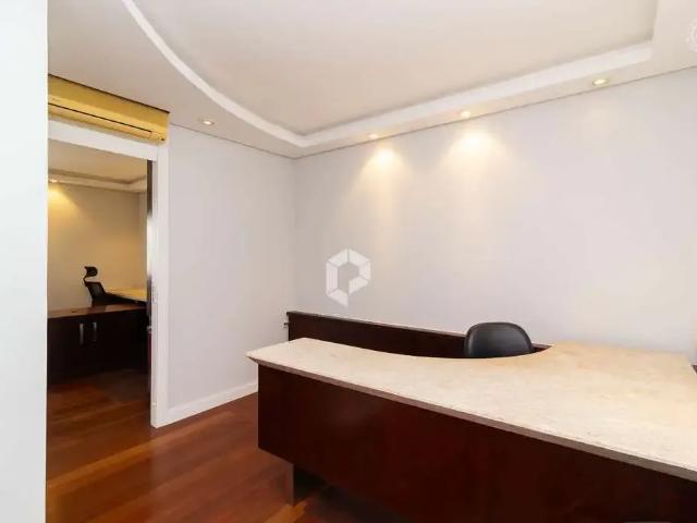 Conj. Comercial / Sala para Locação em Curitiba/PR Batel