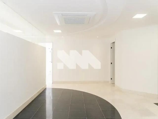 Conj. Comercial / Sala para Locação em Curitiba/PR Batel