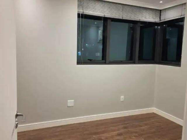 Conj. Comercial / Sala para Locação em Curitiba/PR Batel