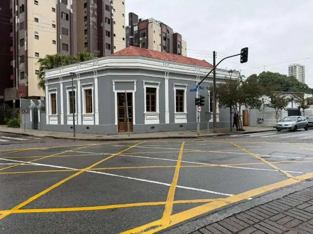 Conj. Comercial / Sala para Locação em Curitiba/PR Batel