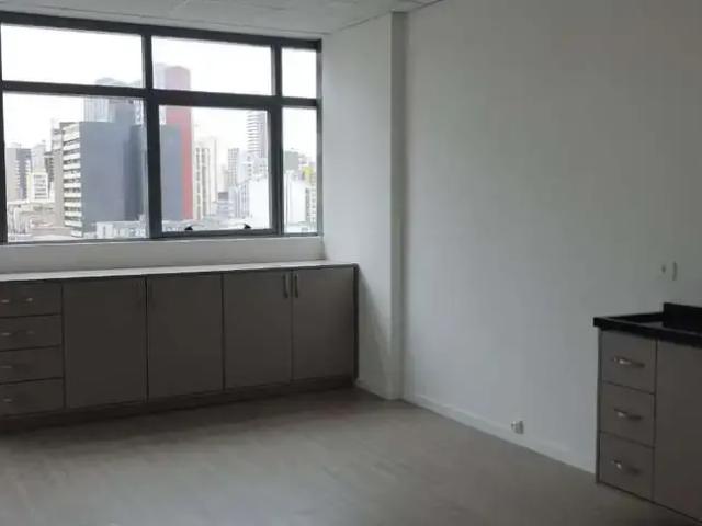 Conj. Comercial / Sala para Locação em Curitiba/PR Batel