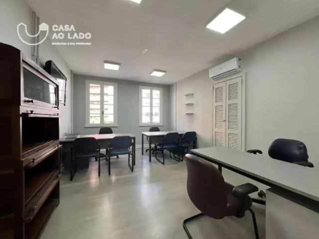Conj. Comercial / Sala para Locação em Curitiba/PR Batel