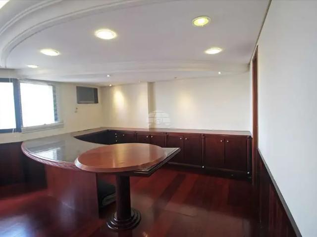 Conj. Comercial / Sala para Locação em Curitiba/PR Bigorrilho