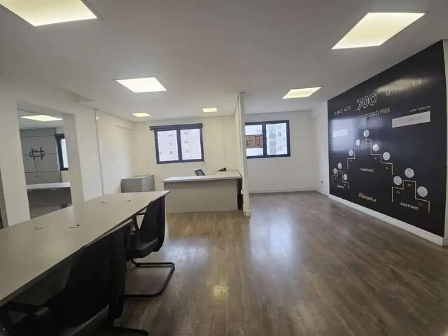 Conj. Comercial / Sala para Locação em Curitiba/PR Bigorrilho