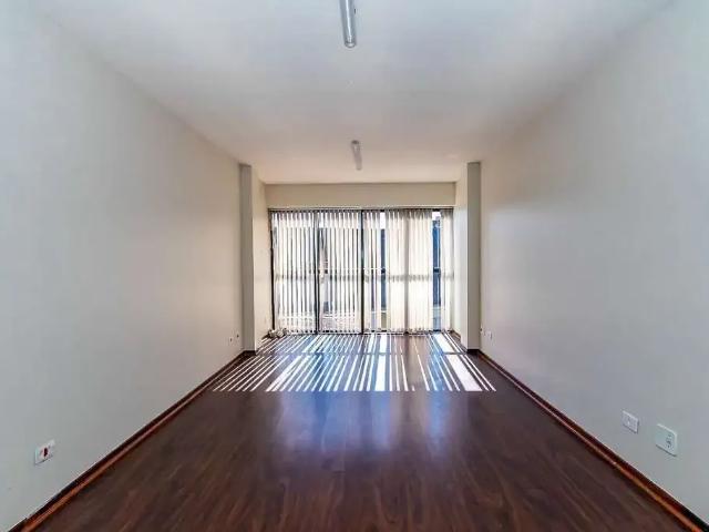 Conj. Comercial / Sala para Locação em Curitiba/PR Guabirotuba