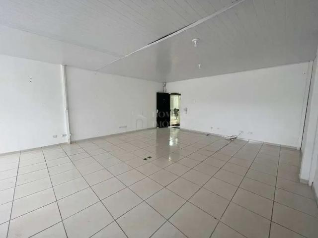 Conj. Comercial / Sala para Locação em Curitiba/PR Umbará