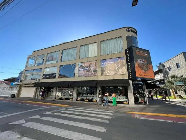 Conj. Comercial / Sala para Locação em Camboriú/SC Centro