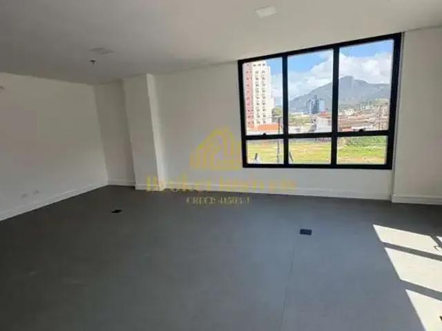 Conj. Comercial / Sala para Locação em Caraguatatuba/SP Centro