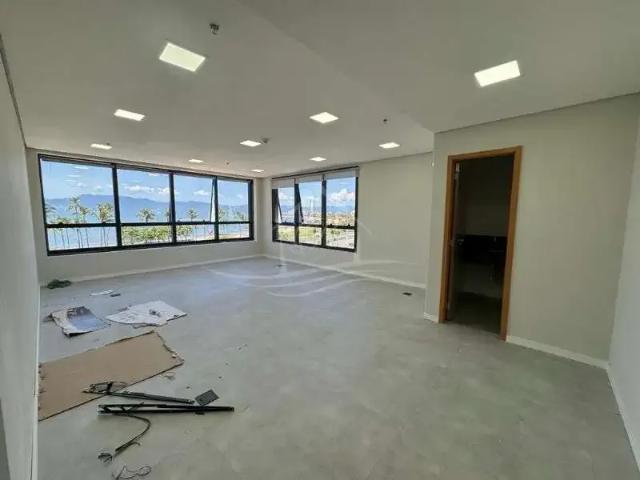 Conj. Comercial / Sala para Locação em Caraguatatuba/SP Centro