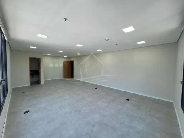 Conj. Comercial / Sala para Locação em Caraguatatuba/SP Centro